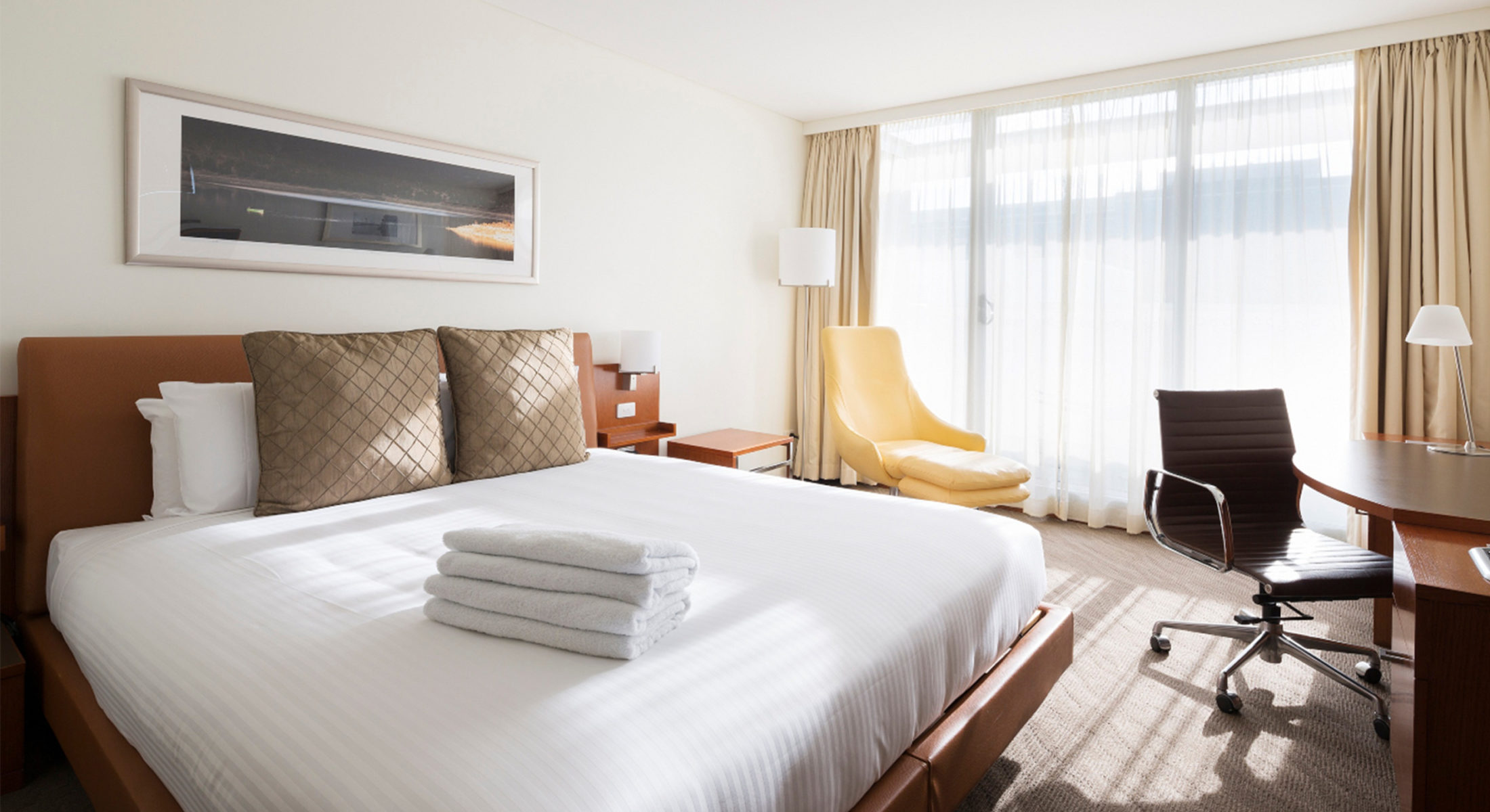 Canberra Accommodation | Novotel Canberra | 4.5 Star City Hotel