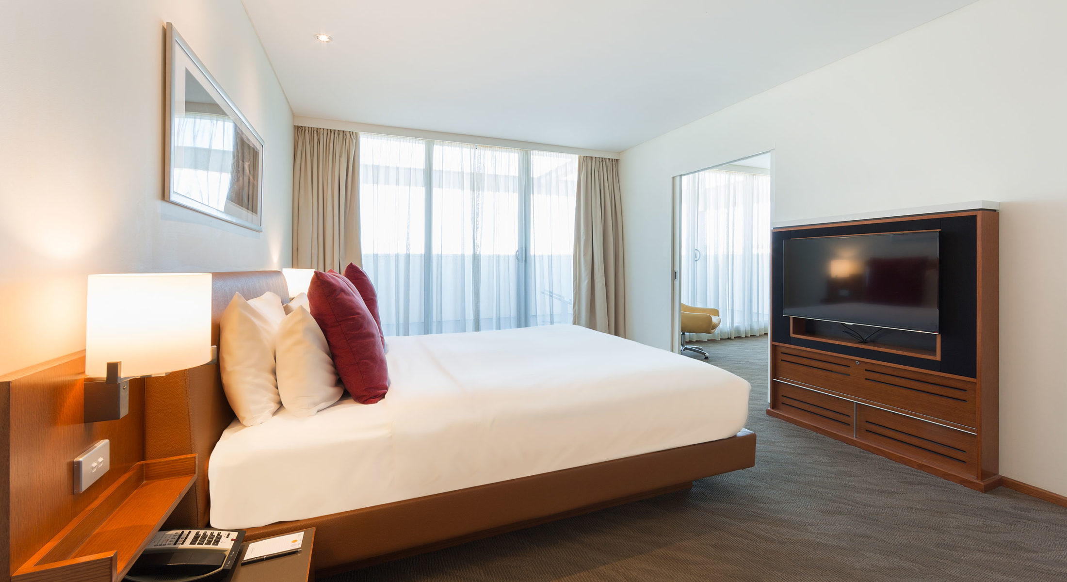 Canberra Accommodation | Novotel Canberra | 4.5 Star Hotel in the City