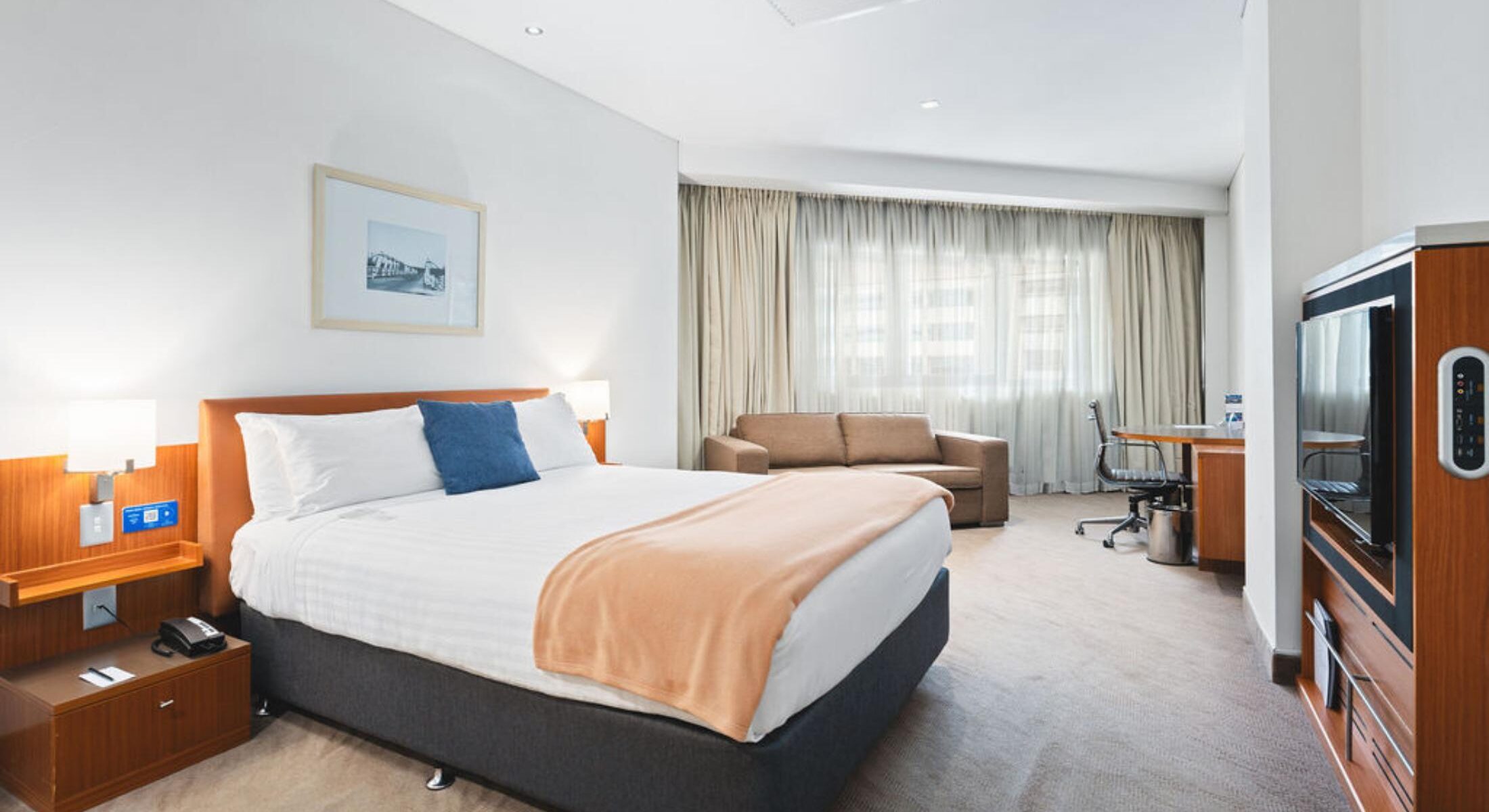 Novotel Canberra | Canberra City Accommodation | 4.5 Star Hotel